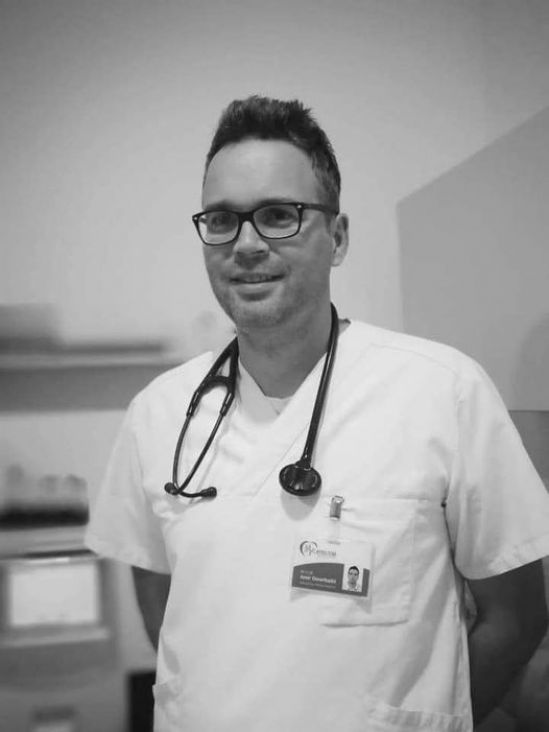 Preminuo Amir Omerbašić, poznati ljekar iz Sarajeva | Face | Jedina ...