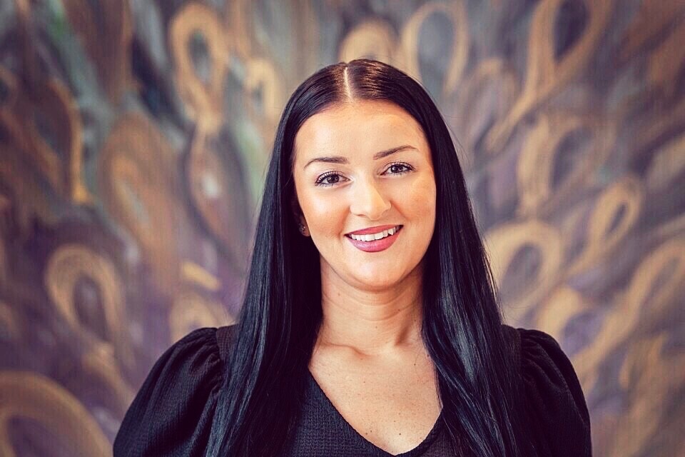 Šeila Mujić za FACE: Sudbinski put od Srebrenice do jedne od ...